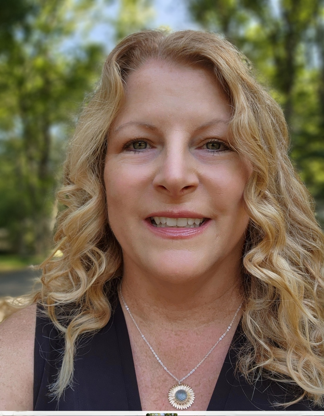 Author Biography – Kim Devine